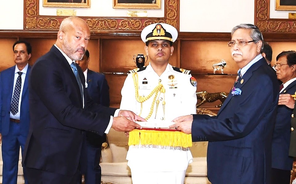 The High Commissioner of Jamaica presented his credentials to the ...