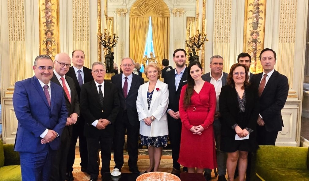 A Meeting with several advisors from the Portuguese Communities elected ...